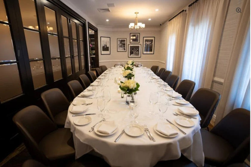 Community Dining: The Rising Trend in Restaurants – The Chair Market