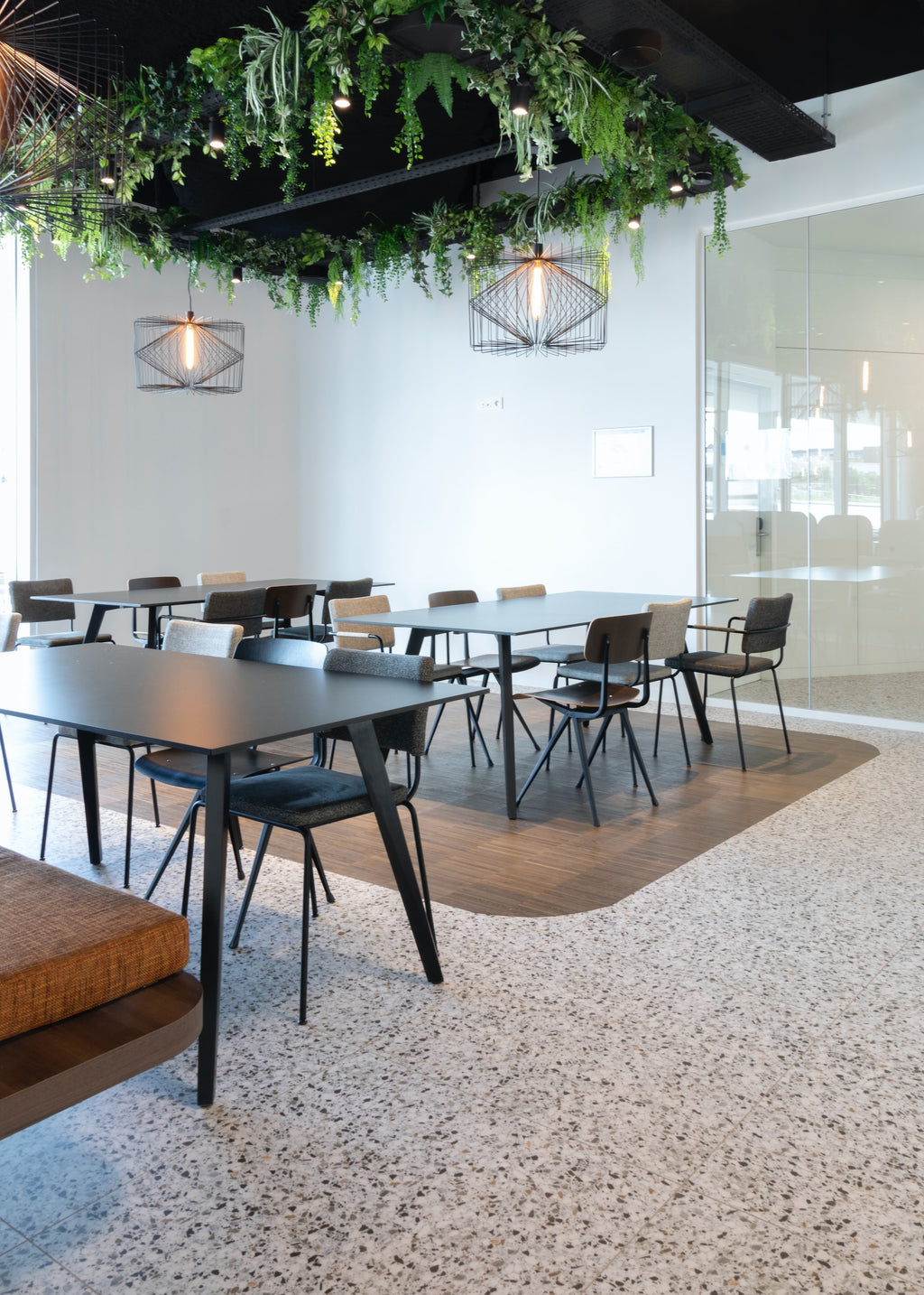 Different Kinds of Wood Restaurant Tables – The Chair Market
