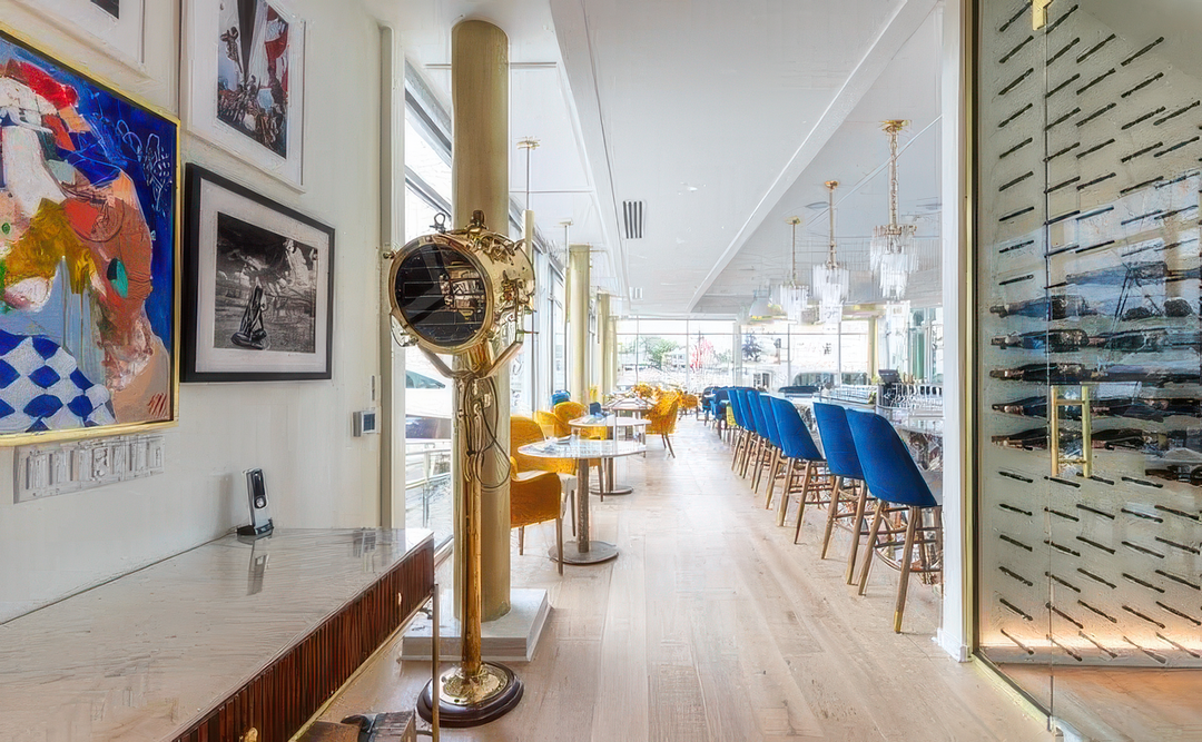 The Commodore Yacht Club – The Chair Market