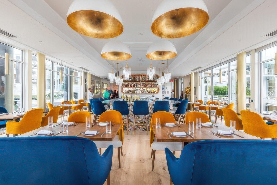 The Commodore Yacht Club – The Chair Market